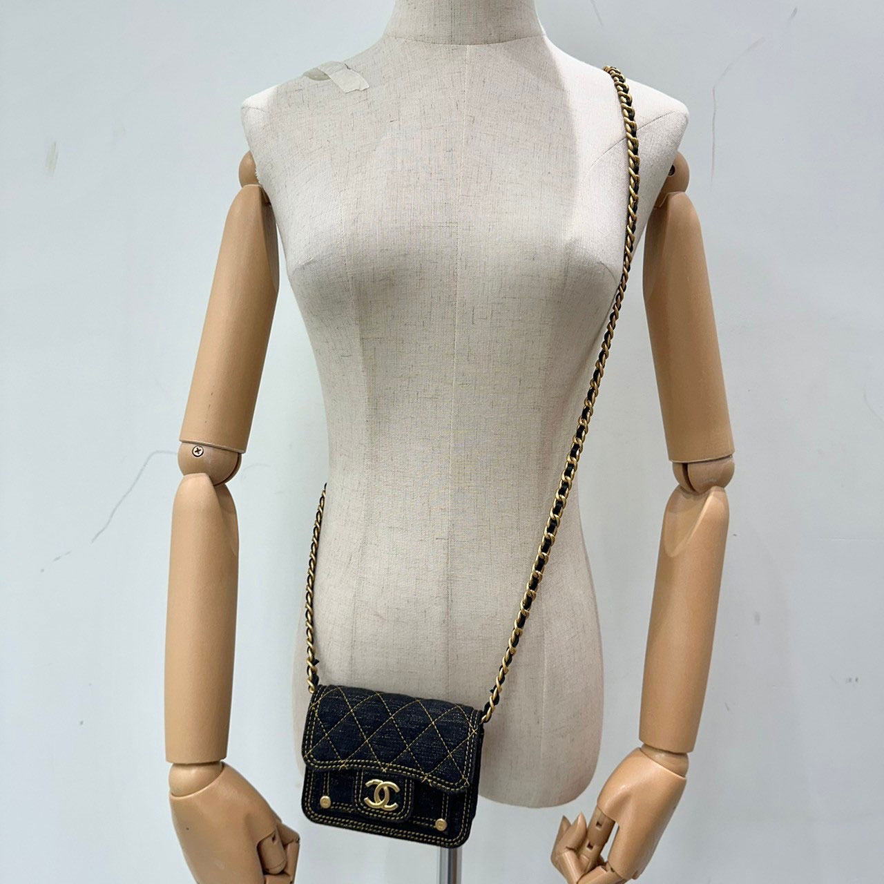 香奈兒 CHANEL Coco 丹寧 迷你 口蓋包 AP3349 深藍單寧口蓋金鍊COCO迷你包 防塵袋/原廠盒子 二手精品 - BRAND楓 ...